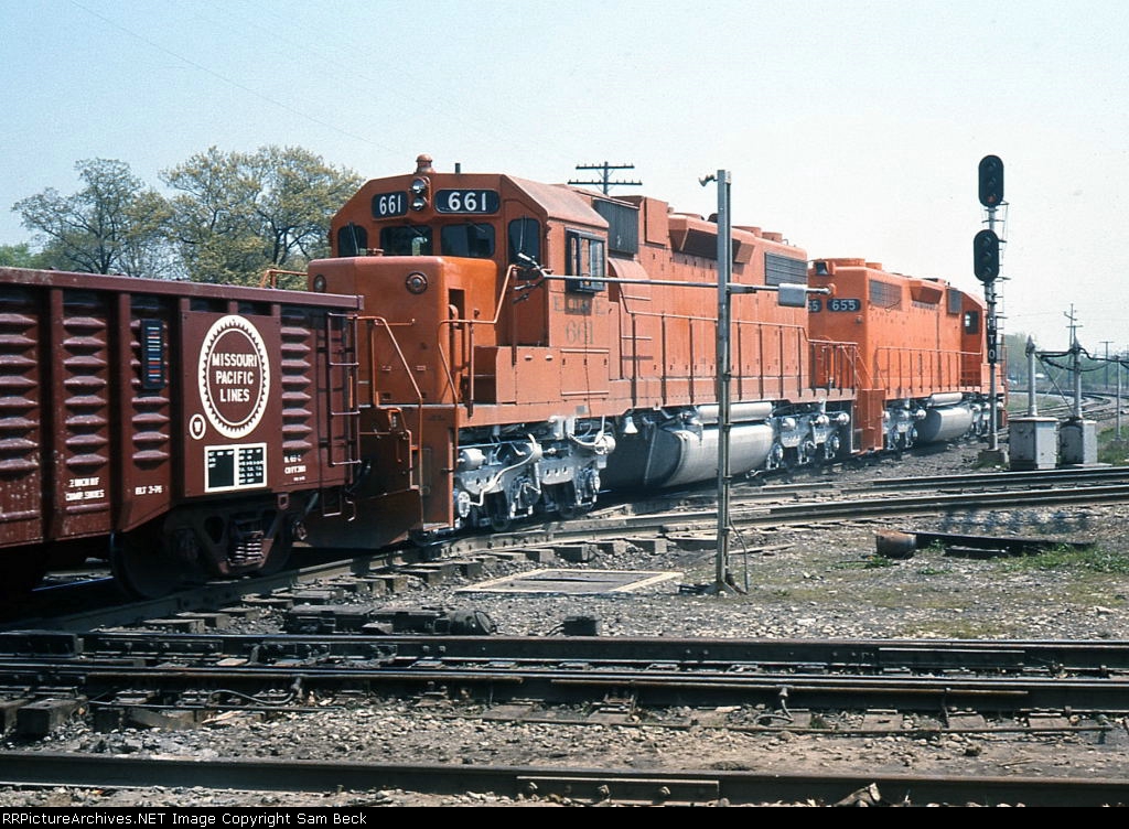 EJ&E 661 and 655